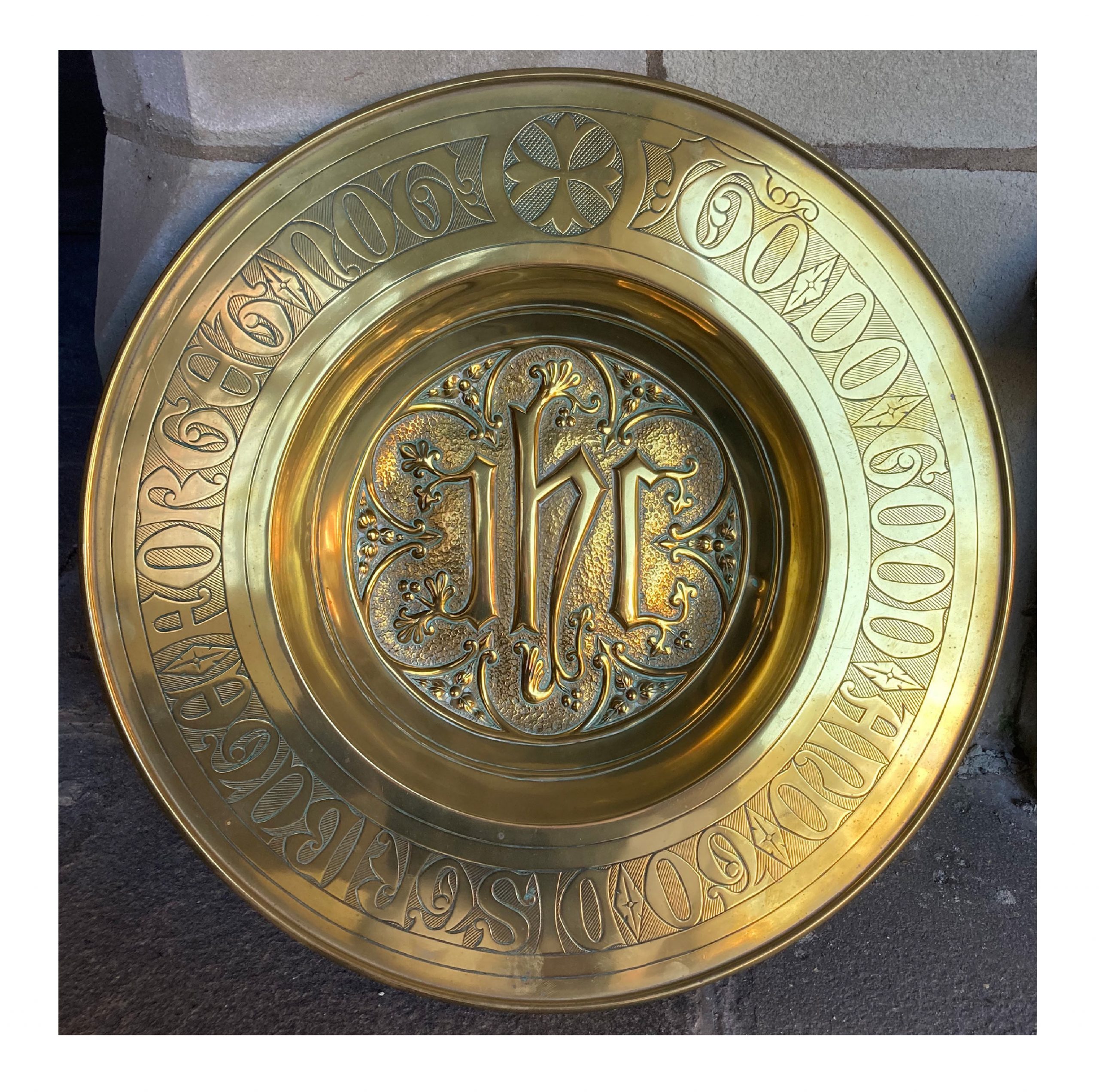 Alms Dish | Geelong Grammar School